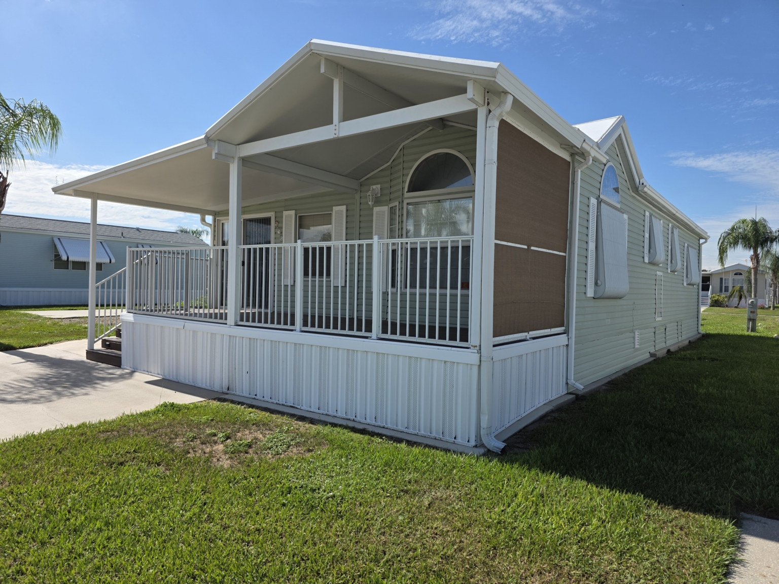 1999 Skyline Park Model - Lot 590 - $149,900 | Cross Creek RV Resort