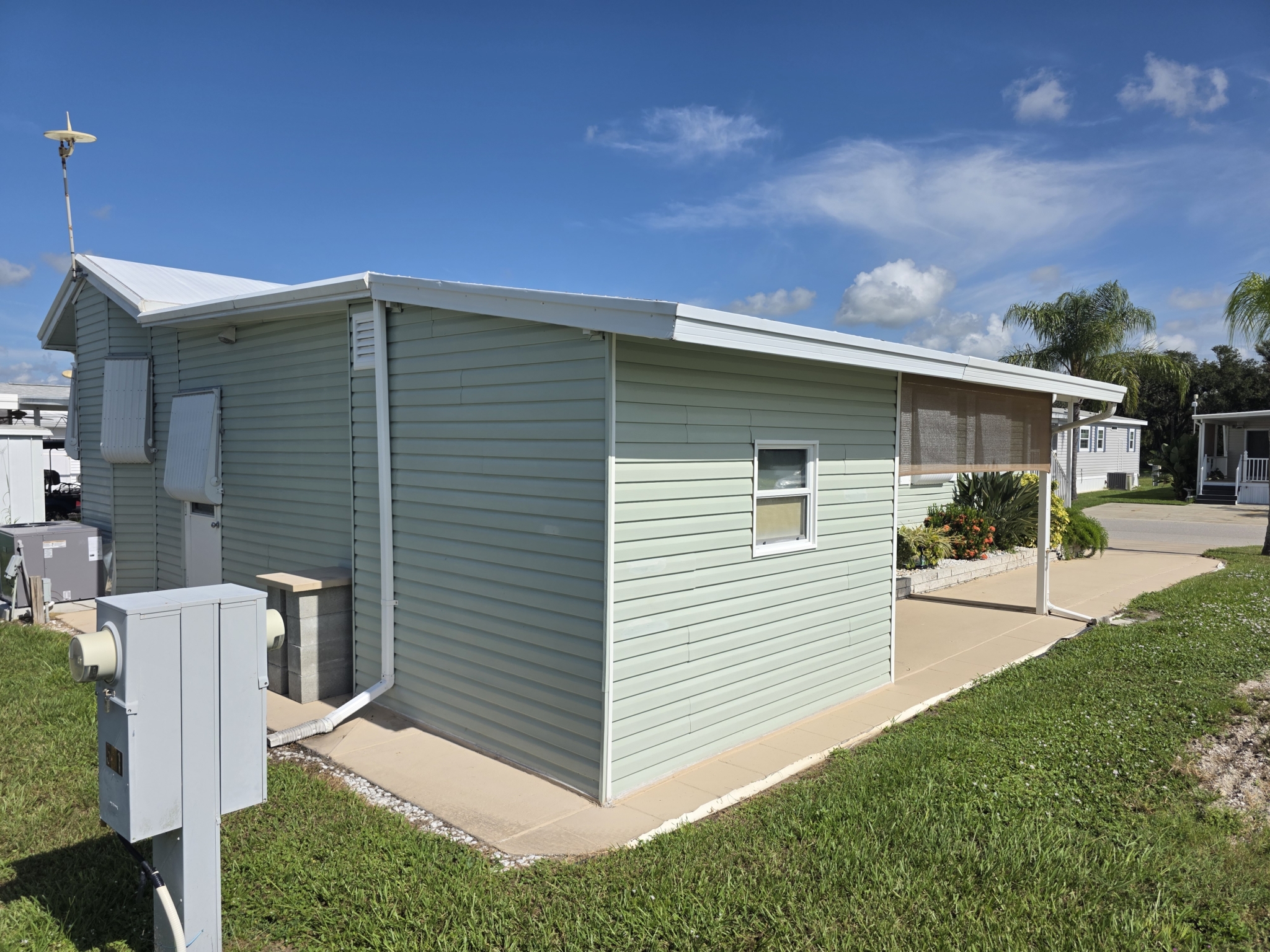 1999 Skyline Park Model - Lot 590 - $149,900 | Cross Creek RV Resort